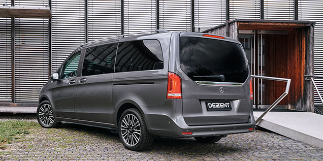 The DEZENT KE dark/black meets the Mercedes V-Class